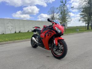 Sarkans Honda CBR 1000RR 2008 Šauļi, ar dzinēja tilpumu 1.00 L un nobraukumu 54 tūkst. km par 4899 €, foto 1 vietnē AUTOMOTO.COM.LV