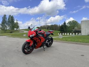 Sarkans Honda CBR 1000RR 2008 Šauļi, ar dzinēja tilpumu 1.00 L un nobraukumu 54 tūkst. km par 4899 €, foto 3 vietnē AUTOMOTO.COM.LV