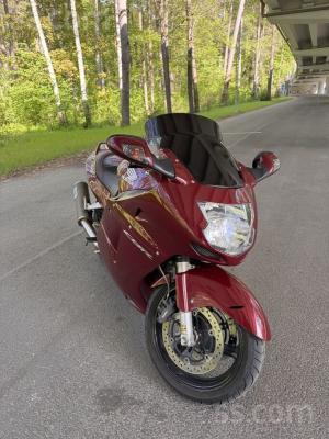 Honda CBR 1100XX 1996 Jūrmala, ar dzinēja tilpumu 1.10 L un nobraukumu 0 tūkst. km par 2000 €, foto  vietnē AUTOMOTO.COM.LV