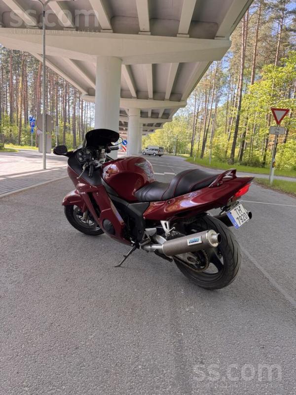 Хонда CBR 1100XX 1996 в Юрмала, объемом двигателя 1.10 л и пробегом 0 тыс. км за 2000 €, фото 2 на AUTOMOTO.COM.LV