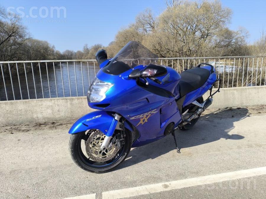 Honda CBR 1100XX 1999 Preiļi, ar dzinēja tilpumu 1.14 L un nobraukumu 0 tūkst. km par 2650 €, foto 2 vietnē AUTOMOTO.COM.LV