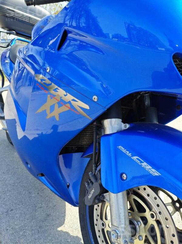 Honda CBR 1100XX 1999 Rīga, ar dzinēja tilpumu 1.10 L un nobraukumu 0 tūkst. km par 1999 €, foto 2 vietnē AUTOMOTO.COM.LV