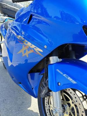Honda CBR 1100XX 1999 in Riga, with an engine capacity of 1.10 L and mileage of 0 thousand km for 1999 €, photo 3 on AUTOMOTO.COM.LV