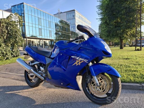 Хонда CBR 1100XX 1999 в Рига, объемом двигателя 1.10 л и пробегом 0 тыс. км за 2499 €, фото 6 на AUTOMOTO.COM.LV