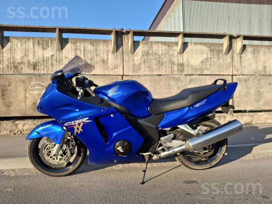 Honda CBR 1100XX 1999 Rīga, ar dzinēja tilpumu 1.10 L un nobraukumu 0 tūkst. km par 2499 €, foto 8 vietnē AUTOMOTO.COM.LV