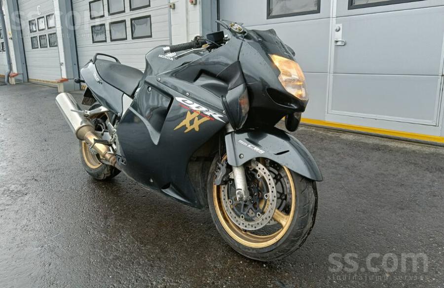 Хонда CBR 1100XX 2005 в Рига, объемом двигателя 1.10 л и пробегом 0 тыс. км за 1550 €, фото 1 на AUTOMOTO.COM.LV