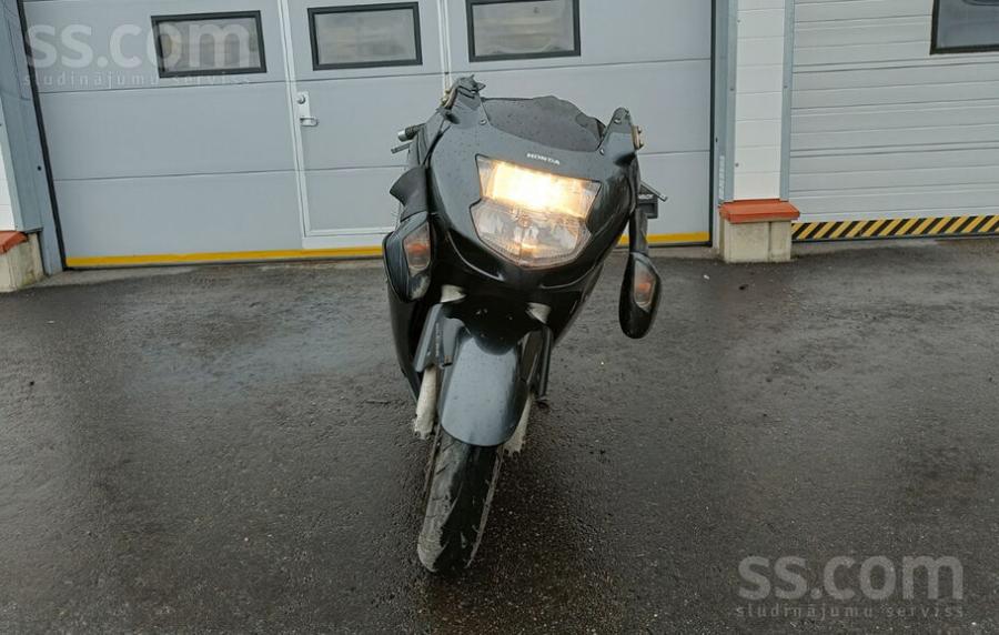 Хонда CBR 1100XX 2005 в Рига, объемом двигателя 1.10 л и пробегом 0 тыс. км за 1550 €, фото 5 на AUTOMOTO.COM.LV
