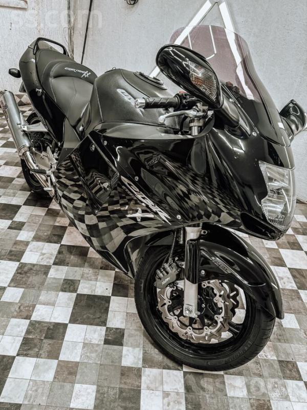 Honda CBR 1100XX 2007 Talsi, ar dzinēja tilpumu 1.10 L un nobraukumu 0 tūkst. km par 3750 €, foto 1 vietnē AUTOMOTO.COM.LV