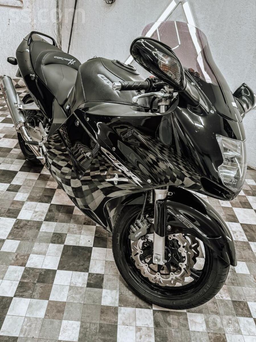 Honda CBR 1100XX 2007 in Talsi, with an engine capacity of 1.10 L and mileage of 0 thousand km for 3750 €, photo 1 on AUTOMOTO.COM.LV