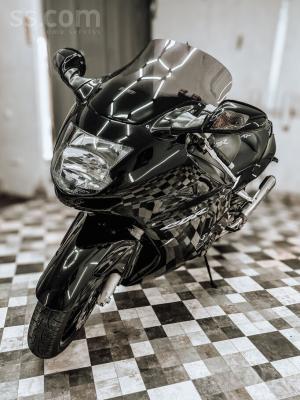 Honda CBR 1100XX 2007 in Talsi, with an engine capacity of 1.10 L and mileage of 0 thousand km for 3750 €, photo 8 on AUTOMOTO.COM.LV