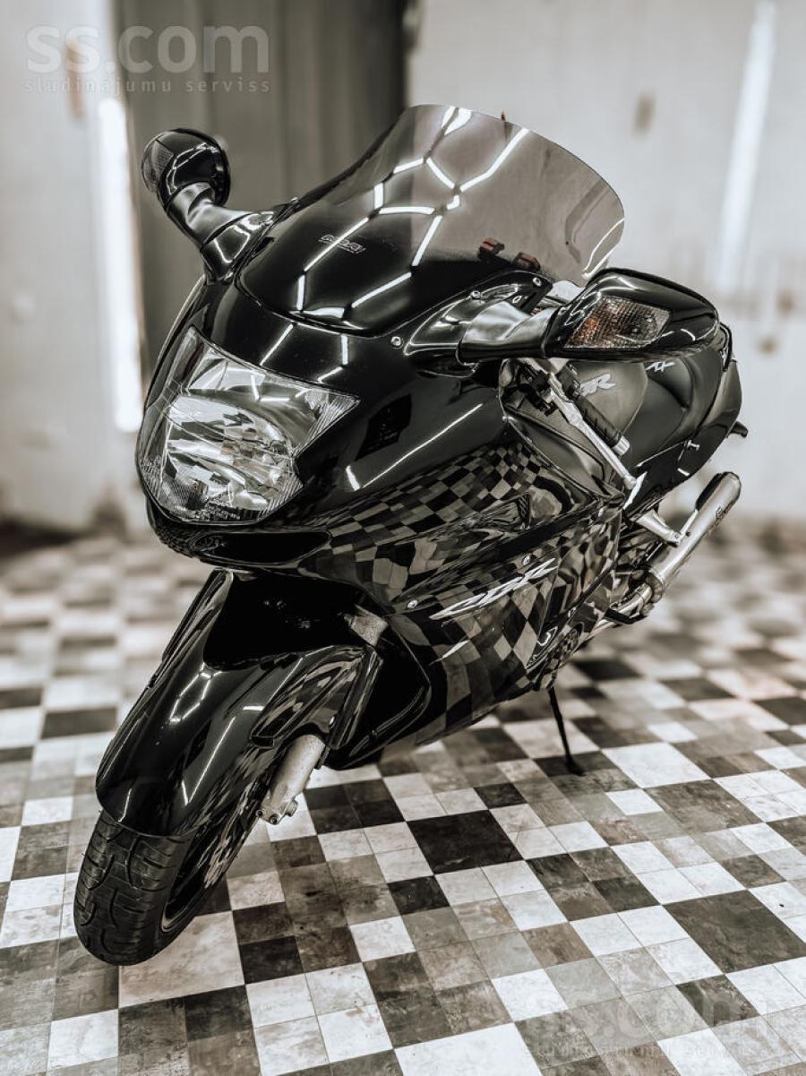 Honda CBR 1100XX 2007 in Talsi, with an engine capacity of 1.10 L and mileage of 0 thousand km for 3750 €, photo 8 on AUTOMOTO.COM.LV