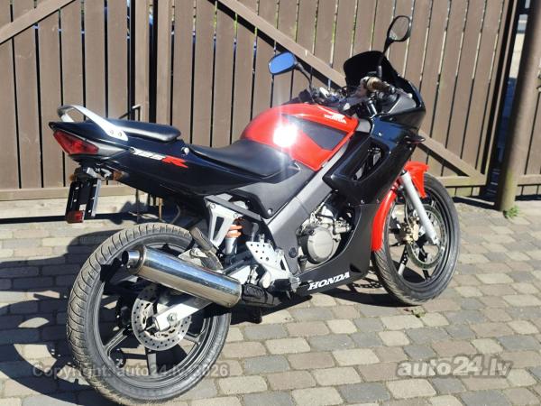 Черный Хонда CBR 125 2004 в Таллин, объемом двигателя 0.13 л и пробегом 27 тыс. км за 999 €, фото 2 на AUTOMOTO.COM.LV