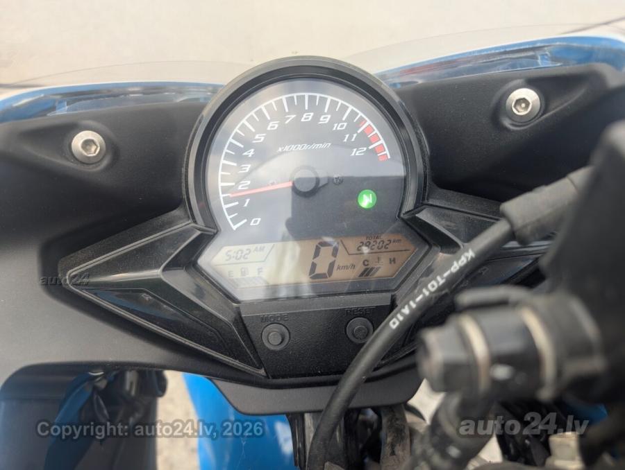 Black Honda CBR 125 2011 in Tallinn, with an engine capacity of 0.13 L and mileage of 29 thousand km for 2290 €, photo 7 on AUTOMOTO.COM.LV