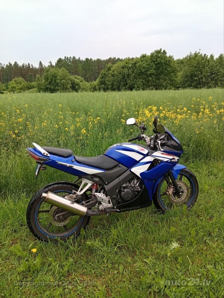 Синий Хонда CBR 125 2009 в Пылва, объемом двигателя 0.13 л и пробегом 0 тыс. км за 1200 €, фото 1 на AUTOMOTO.COM.LV