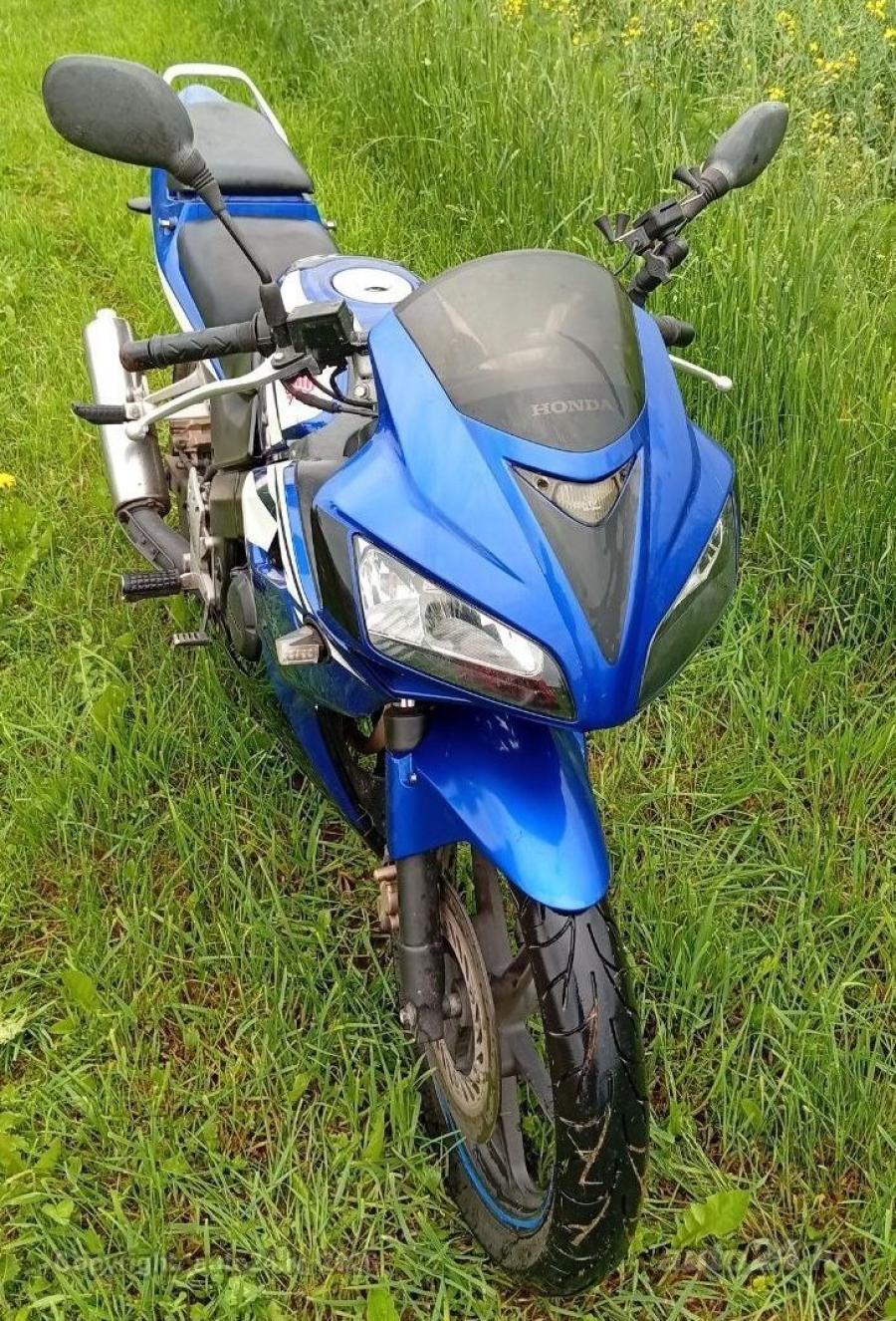 Синий Хонда CBR 125 2009 в Пылва, объемом двигателя 0.13 л и пробегом 0 тыс. км за 1200 €, фото 3 на AUTOMOTO.COM.LV