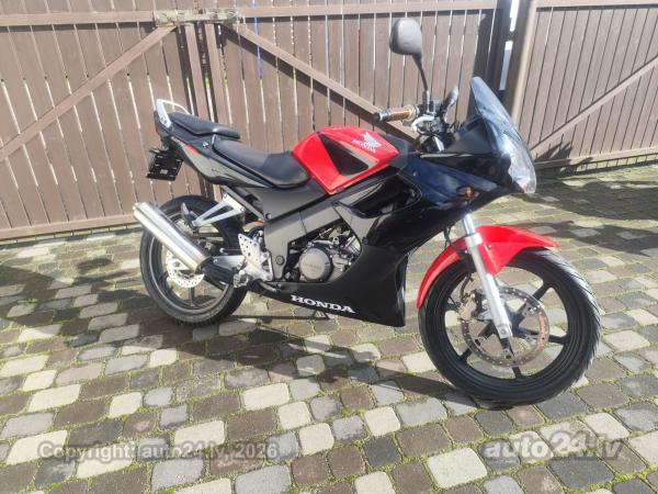Хонда CBR 125 2004 в Таллин, объемом двигателя 0.00 л и пробегом 27 тыс. км за 999 €, фото 1 на AUTOMOTO.COM.LV