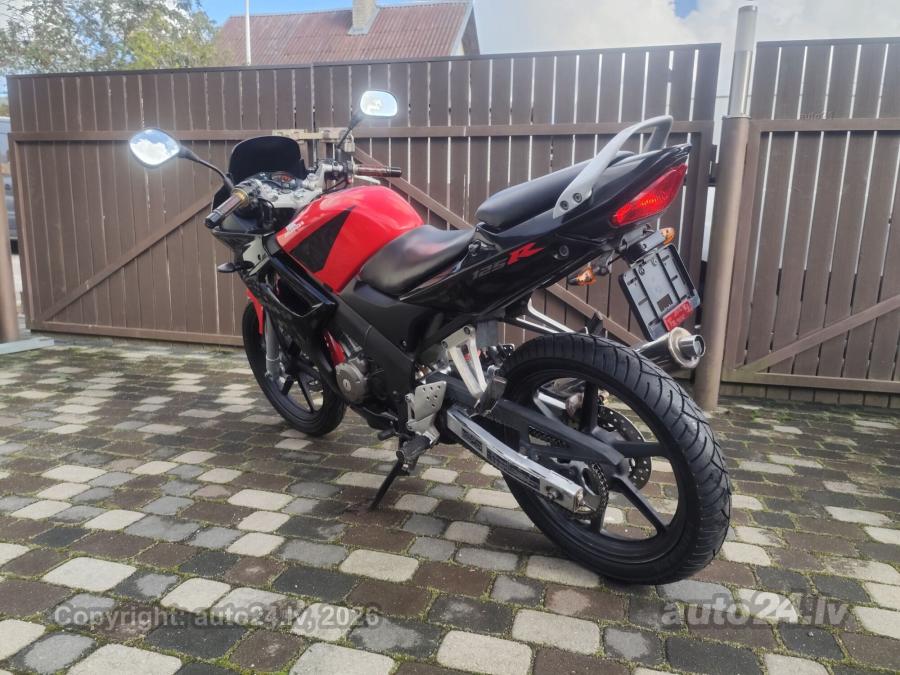 Хонда CBR 125 2004 в Таллин, объемом двигателя 0.00 л и пробегом 27 тыс. км за 999 €, фото 5 на AUTOMOTO.COM.LV