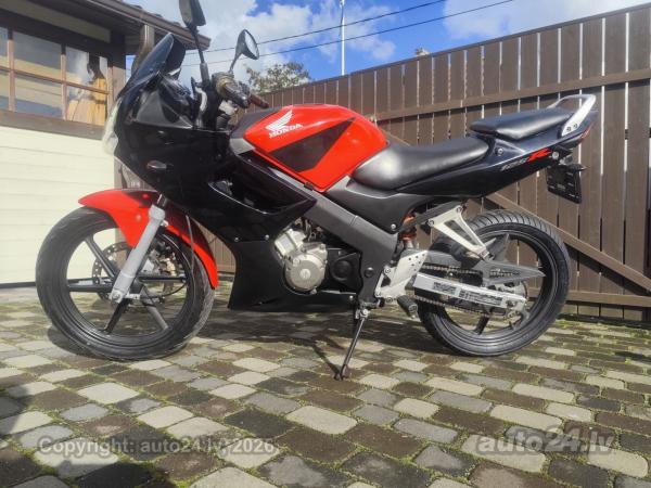 Хонда CBR 125 2004 в Таллин, объемом двигателя 0.00 л и пробегом 27 тыс. км за 999 €, фото 6 на AUTOMOTO.COM.LV