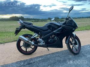 Honda CBR 125 2008 Madona, ar dzinēja tilpumu 0.13 L un nobraukumu 0 tūkst. km par 1600 €, foto 4 vietnē AUTOMOTO.COM.LV