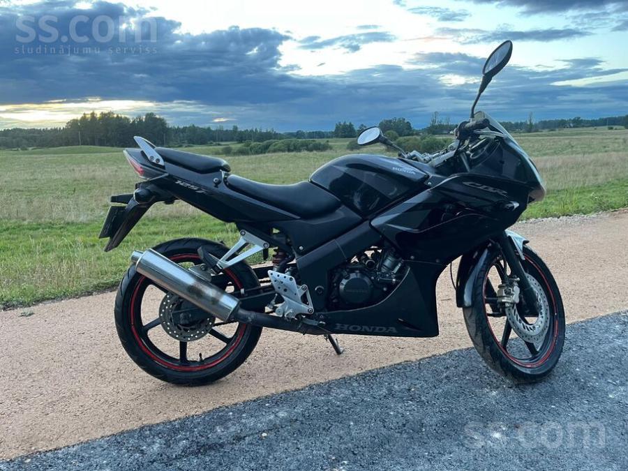 Honda CBR 125 2008 Madona, ar dzinēja tilpumu 0.13 L un nobraukumu 0 tūkst. km par 1600 €, foto 4 vietnē AUTOMOTO.COM.LV