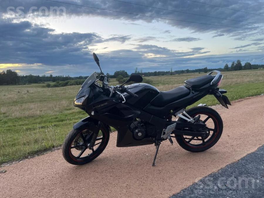 Honda CBR 125 2008 Madona, ar dzinēja tilpumu 0.13 L un nobraukumu 0 tūkst. km par 1600 €, foto 7 vietnē AUTOMOTO.COM.LV