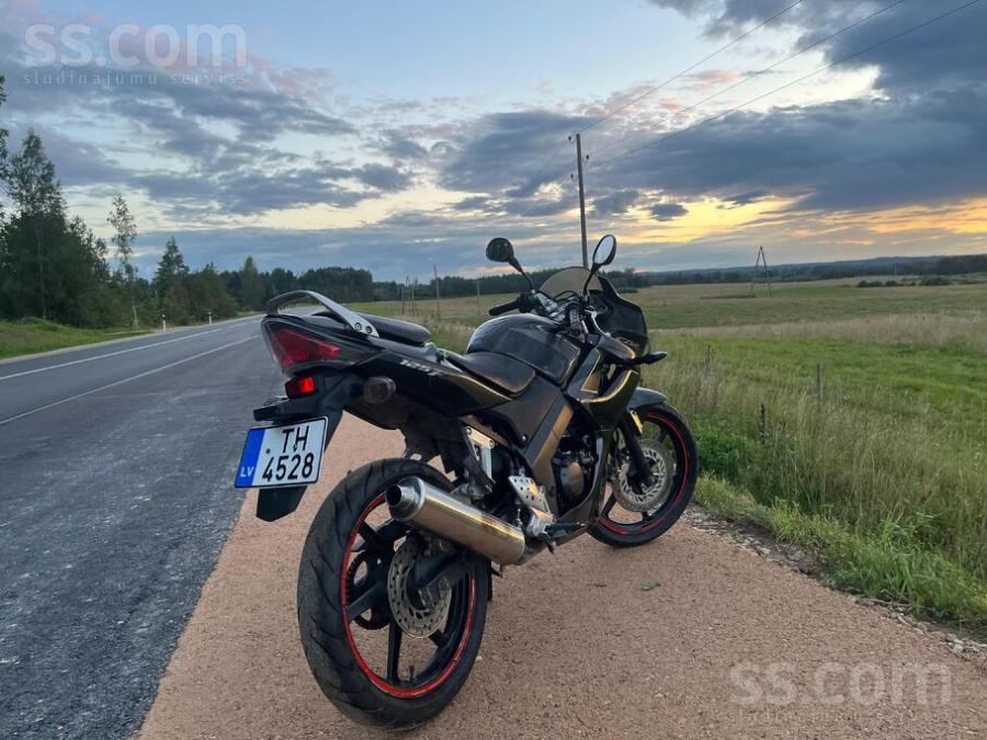 Honda CBR 125 2008 Madona, ar dzinēja tilpumu 0.13 L un nobraukumu 0 tūkst. km par 1600 €, foto 8 vietnē AUTOMOTO.COM.LV