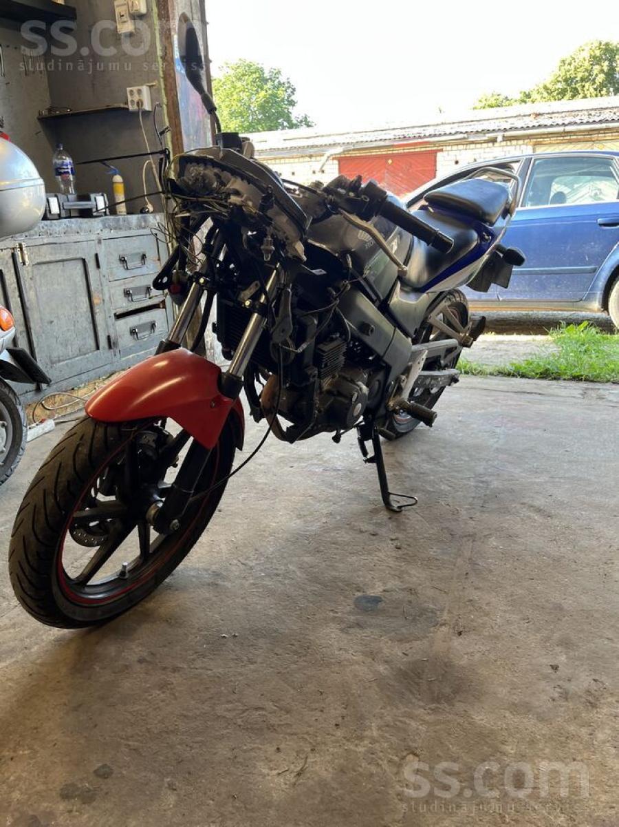 Хонда CBR 125 2010 в Вентспилс, объемом двигателя 0.13 л и пробегом 0 тыс. км за 1000 €, фото 1 на AUTOMOTO.COM.LV