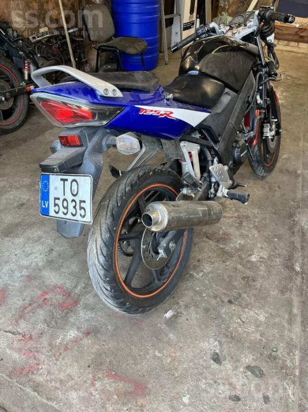 Honda CBR 125 2010 Ventspils, ar dzinēja tilpumu 0.13 L un nobraukumu 0 tūkst. km par 1000 €, foto 5 vietnē AUTOMOTO.COM.LV