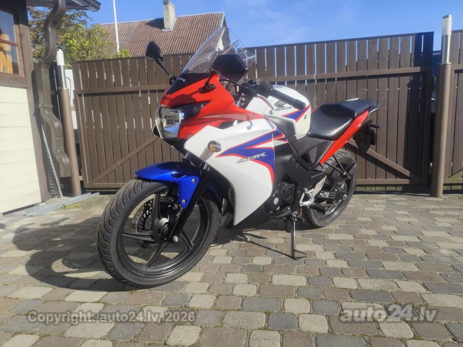 Хонда CBR 125 2014 в Таллин, объемом двигателя 0.13 л и пробегом 29 тыс. км за 2150 €, фото 3 на AUTOMOTO.COM.LV