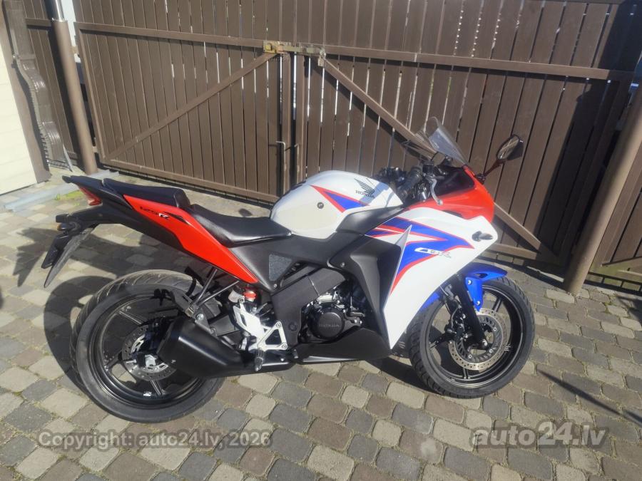 Хонда CBR 125 2014 в Таллин, объемом двигателя 0.13 л и пробегом 29 тыс. км за 2150 €, фото 6 на AUTOMOTO.COM.LV