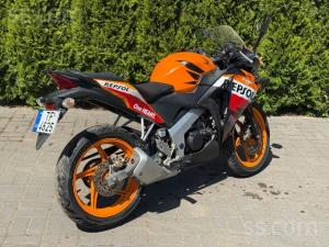 Honda CBR 125 2014 in Riga, with an engine capacity of 0.13 L and mileage of 0 thousand km for 1700 €, photo 3 on AUTOMOTO.COM.LV