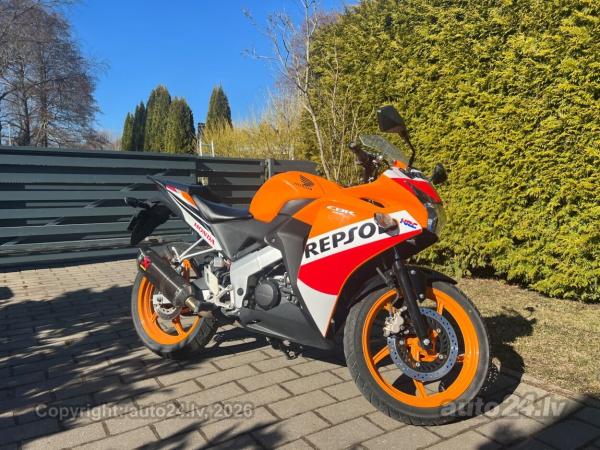 Оранжевый Хонда CBR 125 2017 в Таллин, объемом двигателя 0.13 л и пробегом 23 тыс. км за 2200 €, фото 1 на AUTOMOTO.COM.LV