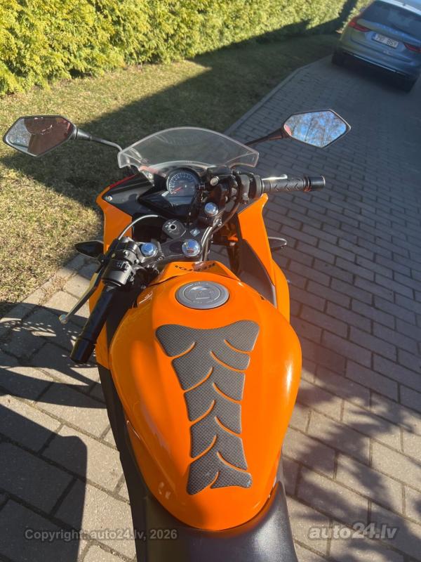 Оранжевый Хонда CBR 125 2017 в Таллин, объемом двигателя 0.13 л и пробегом 23 тыс. км за 2200 €, фото 5 на AUTOMOTO.COM.LV