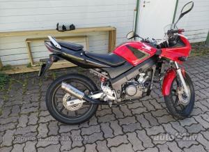 Sarkans Honda CBR 125 2004 Tallina, ar dzinēja tilpumu 0.13 L un nobraukumu 24 tūkst. km par 800 €, foto 3 vietnē AUTOMOTO.COM.LV