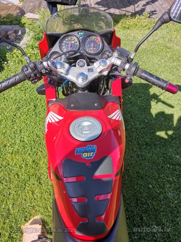 Sarkans Honda CBR 125 2004 Tallina, ar dzinēja tilpumu 0.00 L un nobraukumu 22 tūkst. km par 950 €, foto 2 vietnē AUTOMOTO.COM.LV