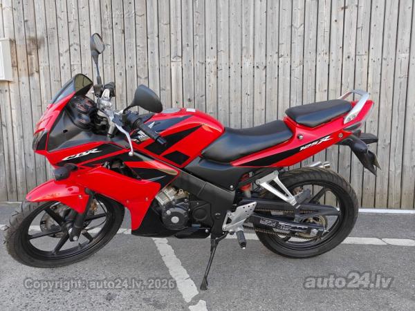 Red Honda CBR 125 2008 in Tartu, with an engine capacity of 0.13 L and mileage of 2 thousand km for 1500 €, photo 3 on AUTOMOTO.COM.LV