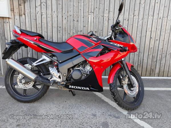 Red Honda CBR 125 2008 in Tartu, with an engine capacity of 0.13 L and mileage of 2 thousand km for 1500 €, photo 4 on AUTOMOTO.COM.LV