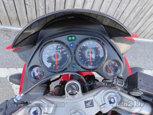 Red Honda CBR 125 2008 in Tartu, with an engine capacity of 0.13 L and mileage of 2 thousand km for 1500 €, photo 7 on AUTOMOTO.COM.LV