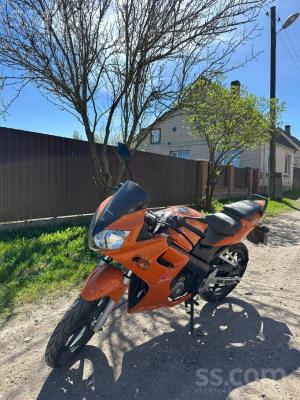 Honda CBR 125R 2004 Daugavpils, ar dzinēja tilpumu 0.13 L un nobraukumu 0 tūkst. km par 1250 €, foto  vietnē AUTOMOTO.COM.LV