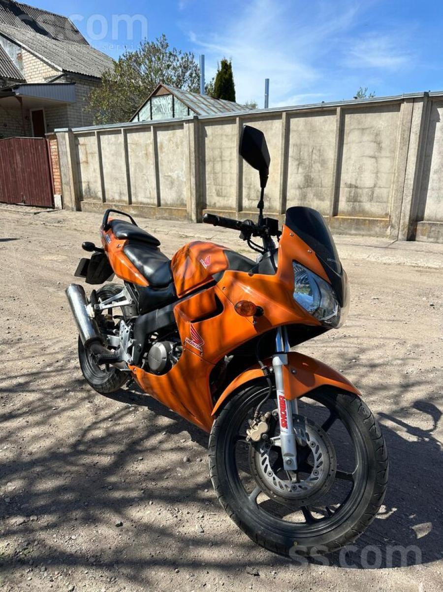 Honda CBR 125R 2004 Daugavpils, ar dzinēja tilpumu 0.13 L un nobraukumu 0 tūkst. km par 1250 €, foto 3 vietnē AUTOMOTO.COM.LV