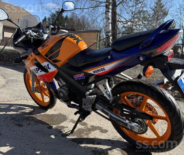 Honda CBR 125R 2005 Cēsis, ar dzinēja tilpumu 0.13 L un nobraukumu 0 tūkst. km par 1500 €, foto 2 vietnē AUTOMOTO.COM.LV