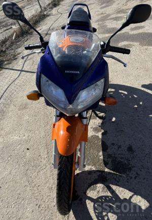 Honda CBR 125R 2005 Cēsis, ar dzinēja tilpumu 0.13 L un nobraukumu 0 tūkst. km par 1500 €, foto 3 vietnē AUTOMOTO.COM.LV