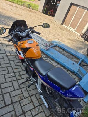 Хонда CBR 125R 2005 в Резекне, объемом двигателя 0.13 л и пробегом 0 тыс. км за 1000 €, фото 4 на AUTOMOTO.COM.LV