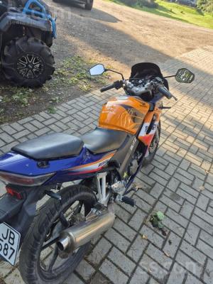 Хонда CBR 125R 2005 в Резекне, объемом двигателя 0.13 л и пробегом 0 тыс. км за 1000 €, фото 5 на AUTOMOTO.COM.LV