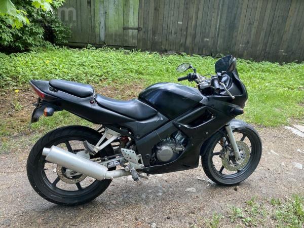 Honda CBR 125R 2007 Rīga, ar dzinēja tilpumu 0.13 L un nobraukumu 0 tūkst. km par 1000 €, foto 4 vietnē AUTOMOTO.COM.LV