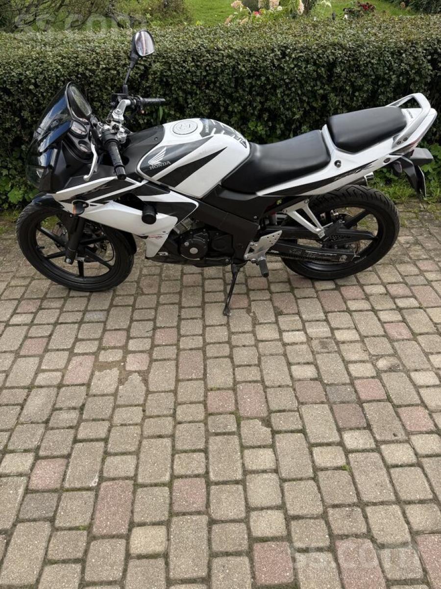 Хонда CBR 125R 2008 в Цесис, объемом двигателя 0.13 л и пробегом 0 тыс. км за 1600 €, фото 4 на AUTOMOTO.COM.LV