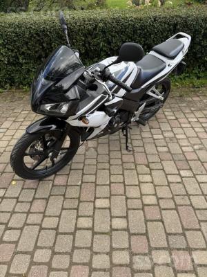 Хонда CBR 125R 2008 в Цесис, объемом двигателя 0.13 л и пробегом 0 тыс. км за 1600 €, фото 5 на AUTOMOTO.COM.LV