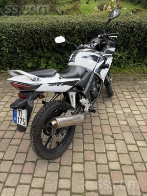 Хонда CBR 125R 2008 в Цесис, объемом двигателя 0.13 л и пробегом 0 тыс. км за 1600 €, фото 6 на AUTOMOTO.COM.LV