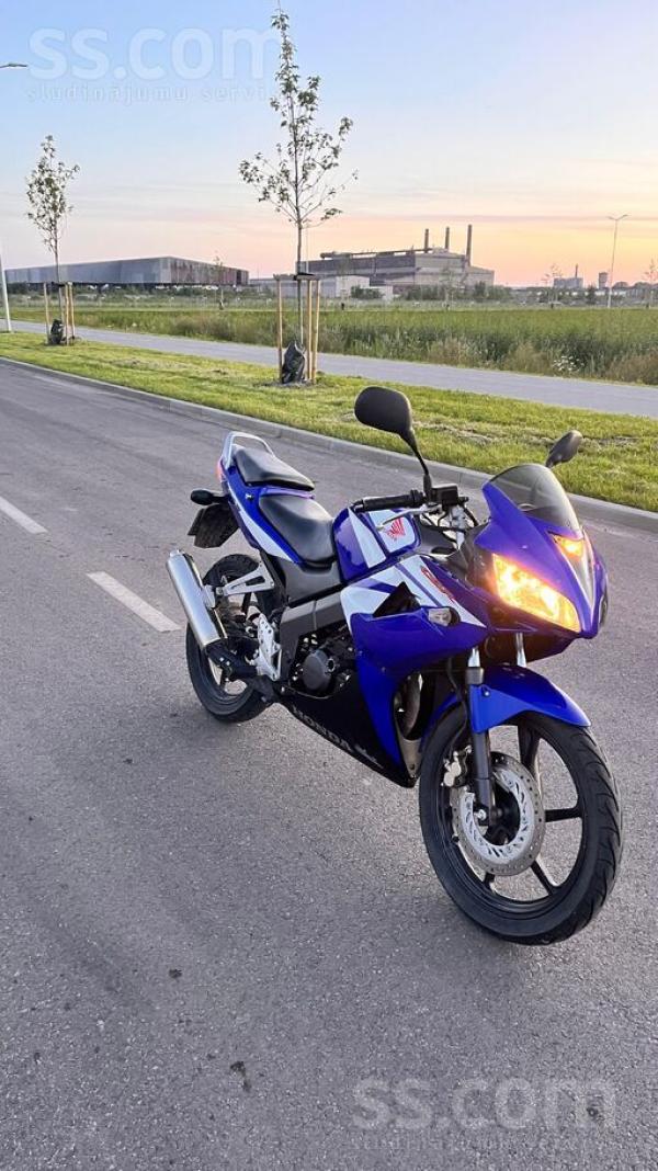 Honda CBR 125R 2008 Liepāja, ar dzinēja tilpumu 0.13 L un nobraukumu 0 tūkst. km par 1600 €, foto 5 vietnē AUTOMOTO.COM.LV