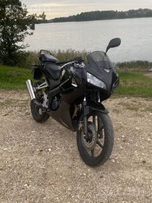 Хонда CBR 125R 2008 в Резекне, объемом двигателя 0.13 л и пробегом 0 тыс. км за 1550 €, фото 1 на AUTOMOTO.COM.LV
